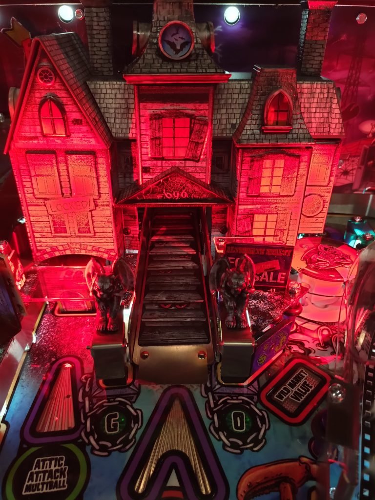 Elvira's House of Horror pinball machine | Stern Pinball | Review