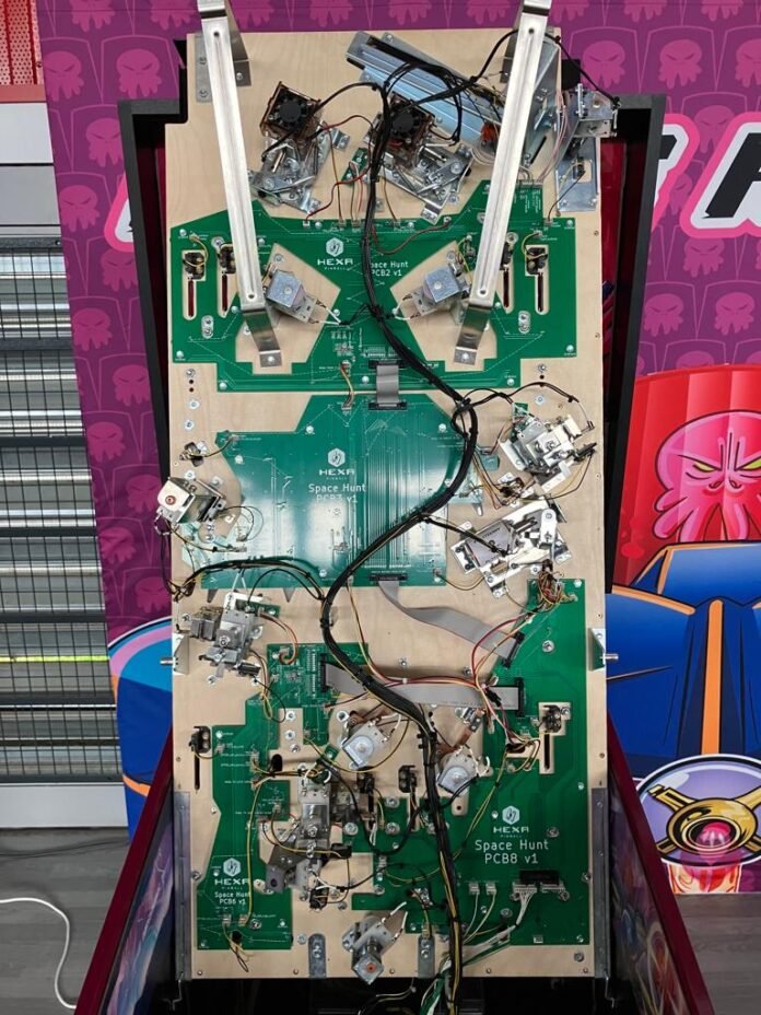 Space Hunt | Hexa Pinball | Review